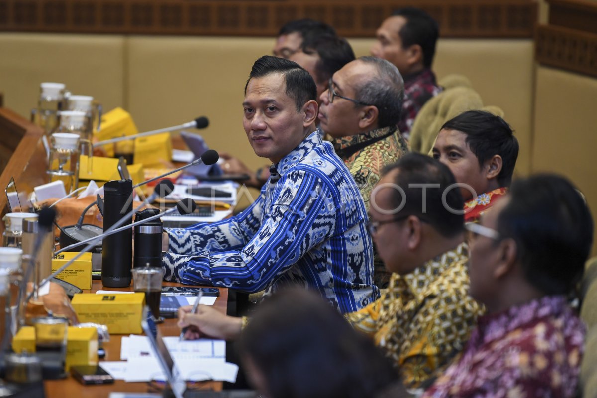 Raker Kementerian ATR/BPN dengan Komisi II DPR | ANTARA Foto