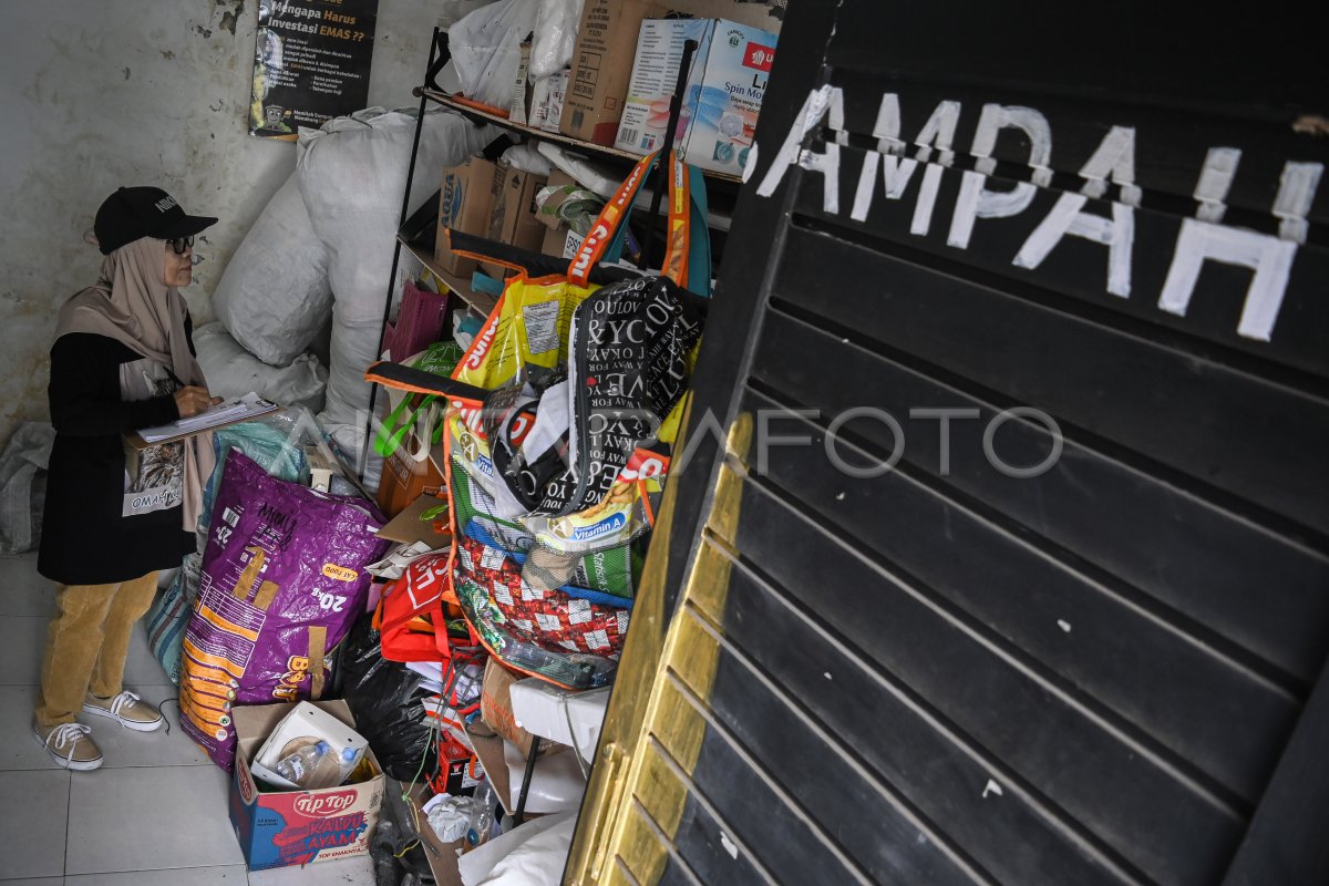 Nilai ekonomi dan legalitas bank sampah di Indonesia | ANTARA Foto Nilai ekonomi dan legalitas bank sampah di Indonesia | ANTARA Foto