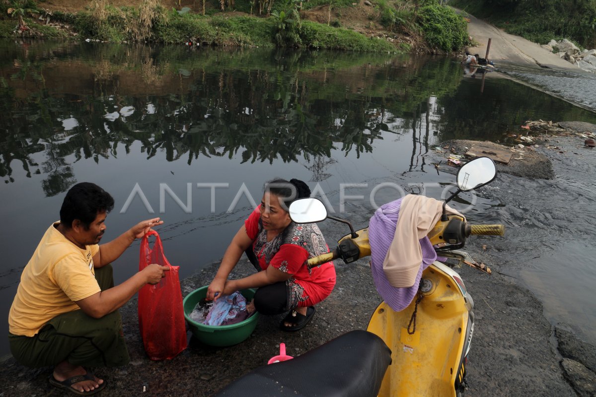 Puncak musim kemarau di sebagian besar wilayah Indonesia | ANTARA Foto Puncak musim kemarau di sebagian besar wilayah Indonesia | ANTARA Foto