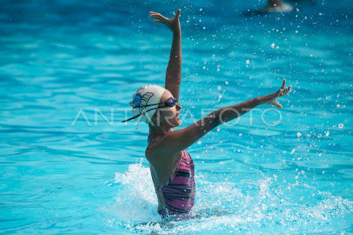 Latihan atlet Renang Indah DIY | ANTARA Foto Latihan atlet Renang Indah DIY | ANTARA Foto