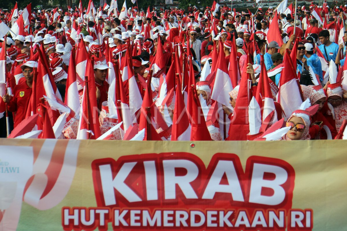 Kirab bendera merah putih di Kabupaten Bogor | ANTARA Foto
