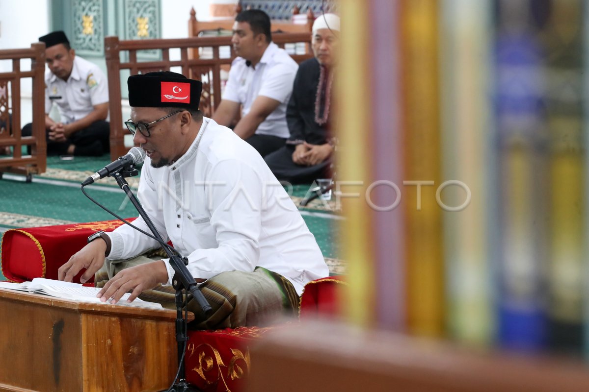 Uji mampu baca Al-quran bakal calon pengganti wakil gubernur | ANTARA Foto Uji mampu baca Al-quran bakal calon pengganti wakil gubernur | ANTARA Foto