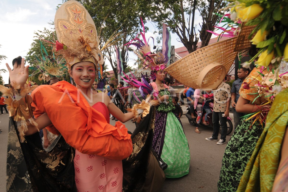 KARNAVAL BUDAYA | ANTARA Foto
