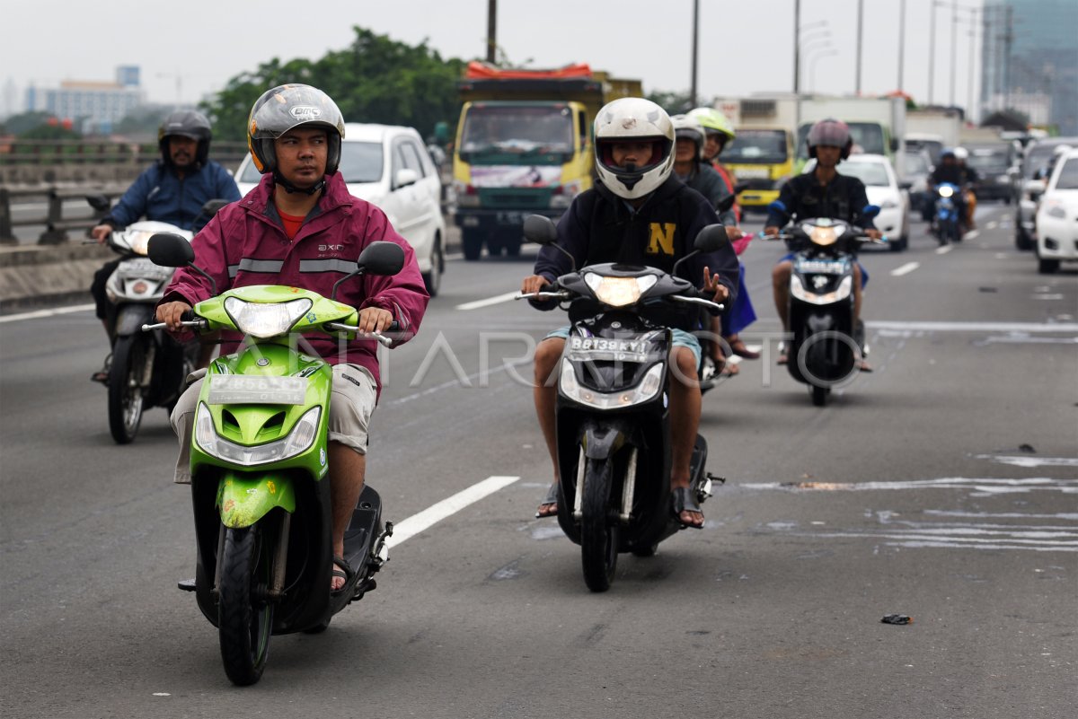 Motor Masuk Tol Antara Foto