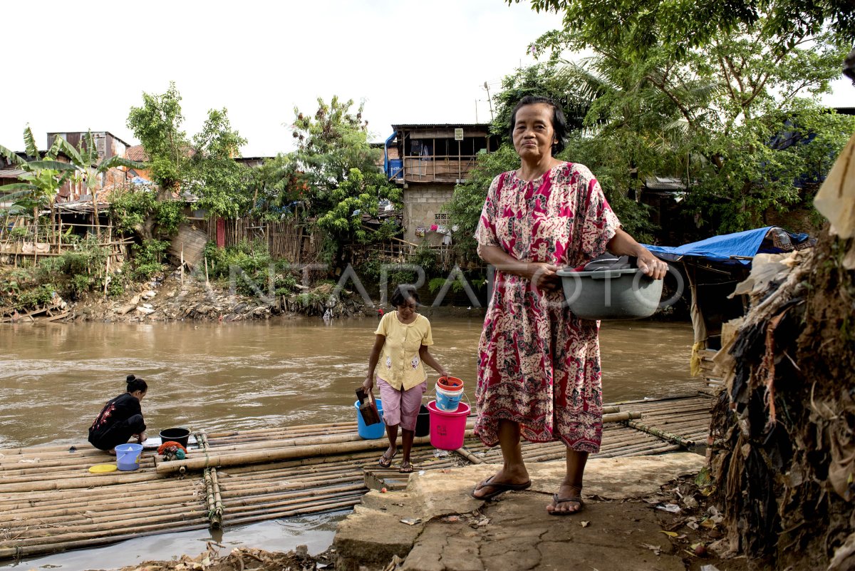 TARGET ANGKA KEMISKINAN TURUN | ANTARA Foto
