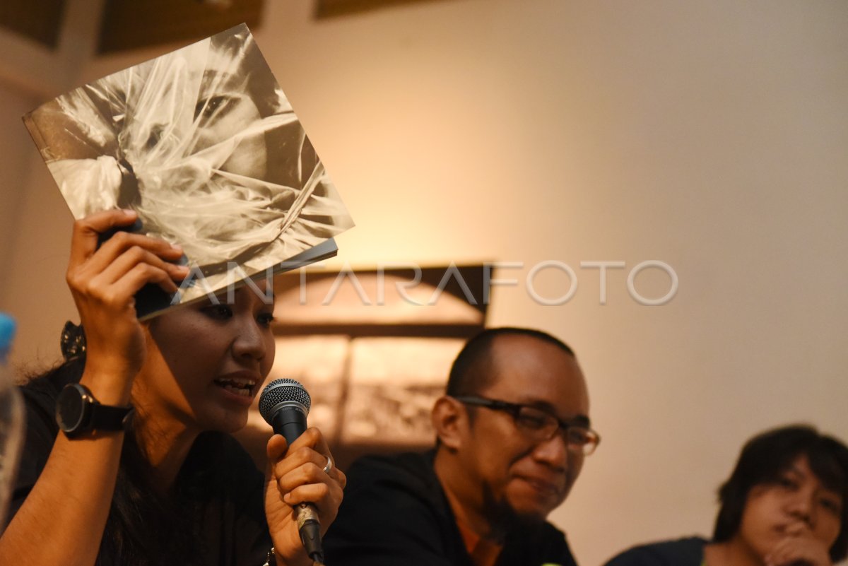 PELUNCURAN BUKU FOTO JKT | ANTARA Foto