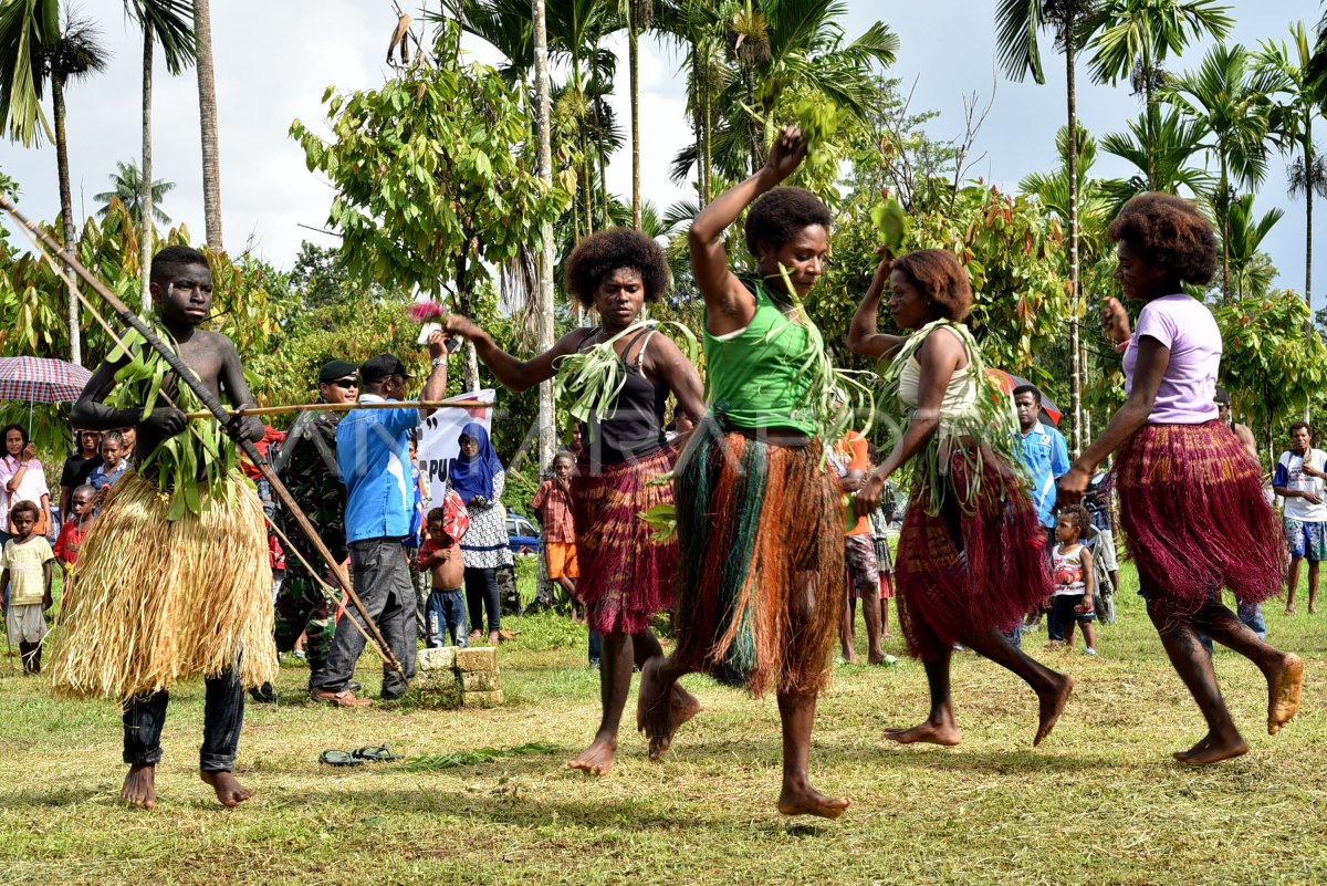 TARIAN SKOFRO KEEROM PAPUA | ANTARA Foto
