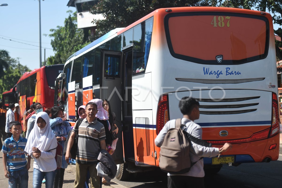 ARUS BALIK TERMINAL KAMPUNG RAMBUTAN | ANTARA Foto