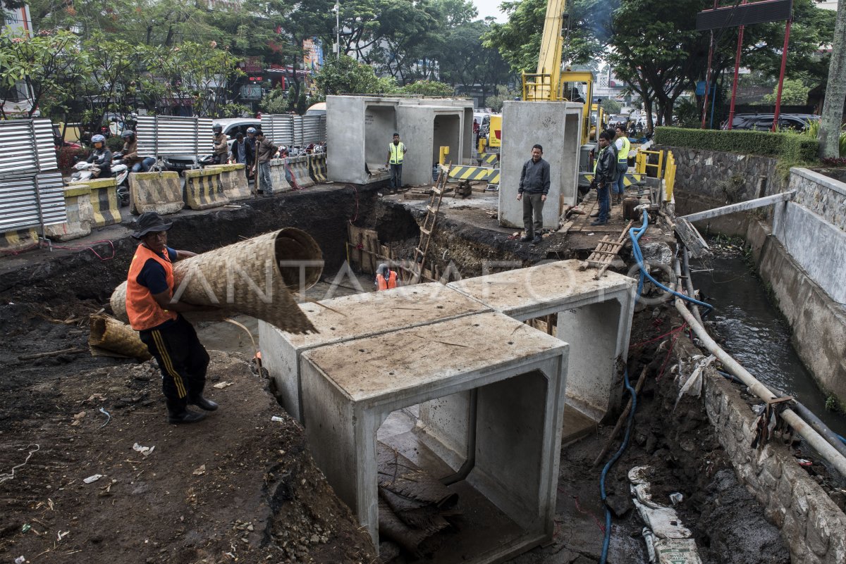 REVITALISASI GORONG-GORONG PASTEUR | ANTARA Foto