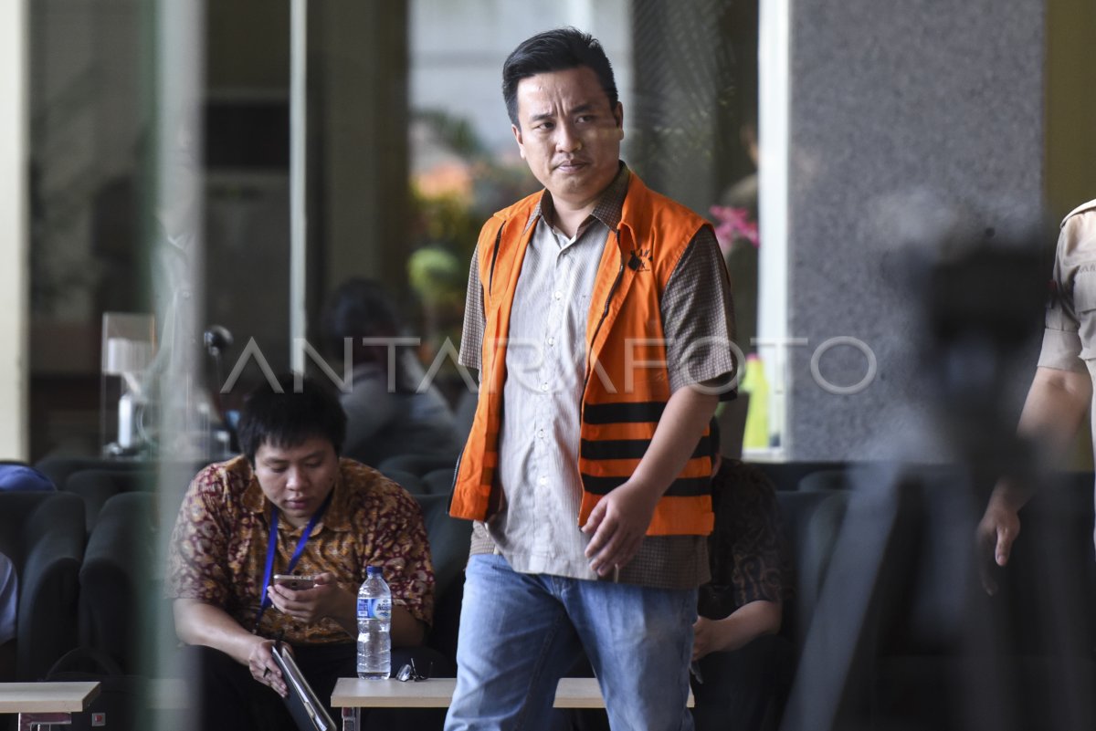 PEMERIKSAAN KASUS SUAP HAKIM TIPIKOR | ANTARA Foto PEMERIKSAAN KASUS SUAP HAKIM TIPIKOR | ANTARA Foto