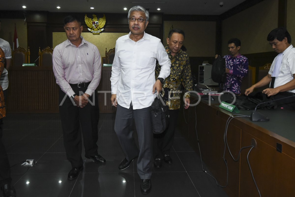 NUR ALAM DIVONIS 12 TAHUN PENJARA | ANTARA Foto NUR ALAM DIVONIS 12 TAHUN PENJARA | ANTARA Foto