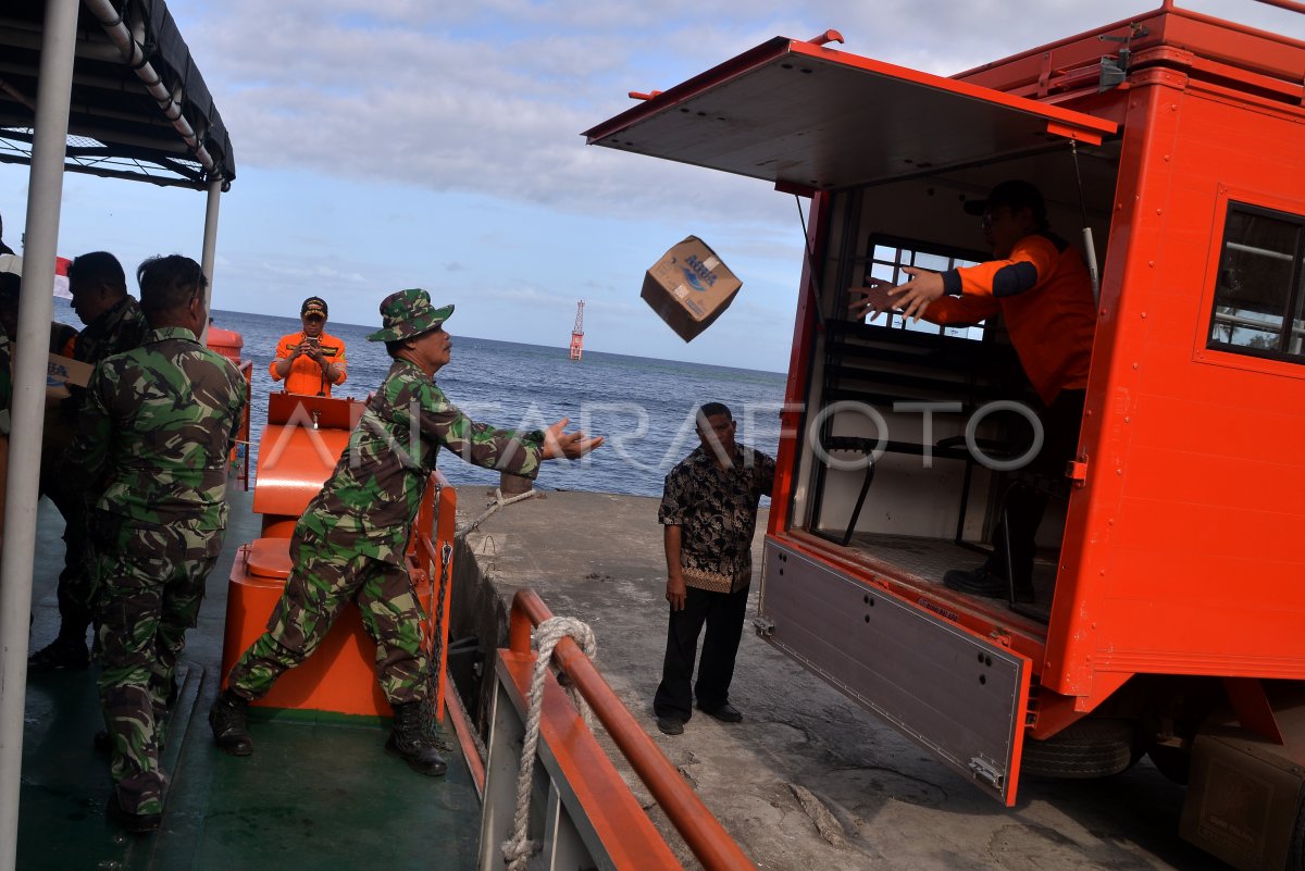 DISTRIBUSI BANTUAN LOGISTIK MELALUI JALUR LAUT | ANTARA Foto DISTRIBUSI BANTUAN LOGISTIK MELALUI JALUR LAUT | ANTARA Foto