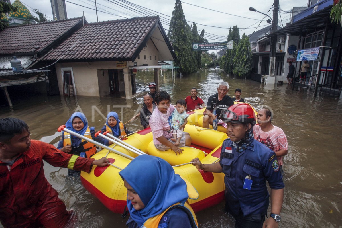 BEKASI TERENDAM BANJIR | ANTARA Foto