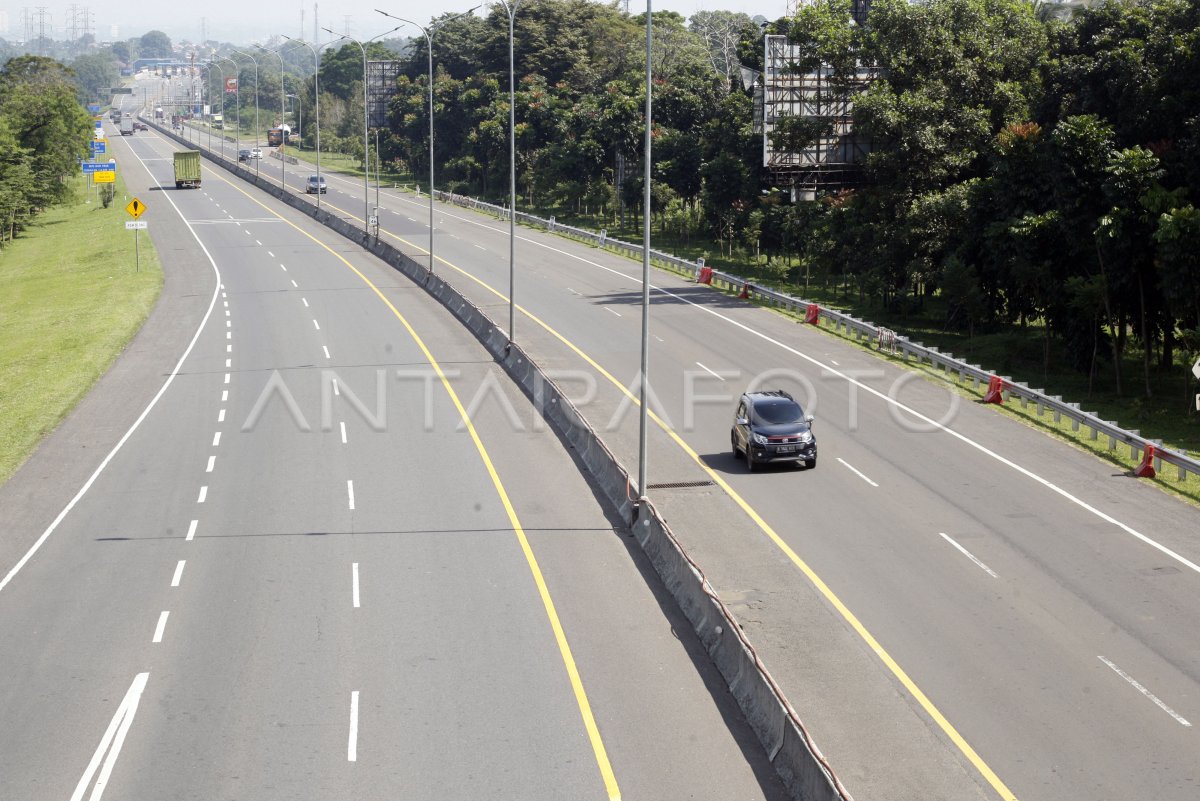 JALUR MENUJU PUNCAK BOGOR SEPI KENDARAAN | ANTARA Foto JALUR MENUJU PUNCAK BOGOR SEPI KENDARAAN | ANTARA Foto