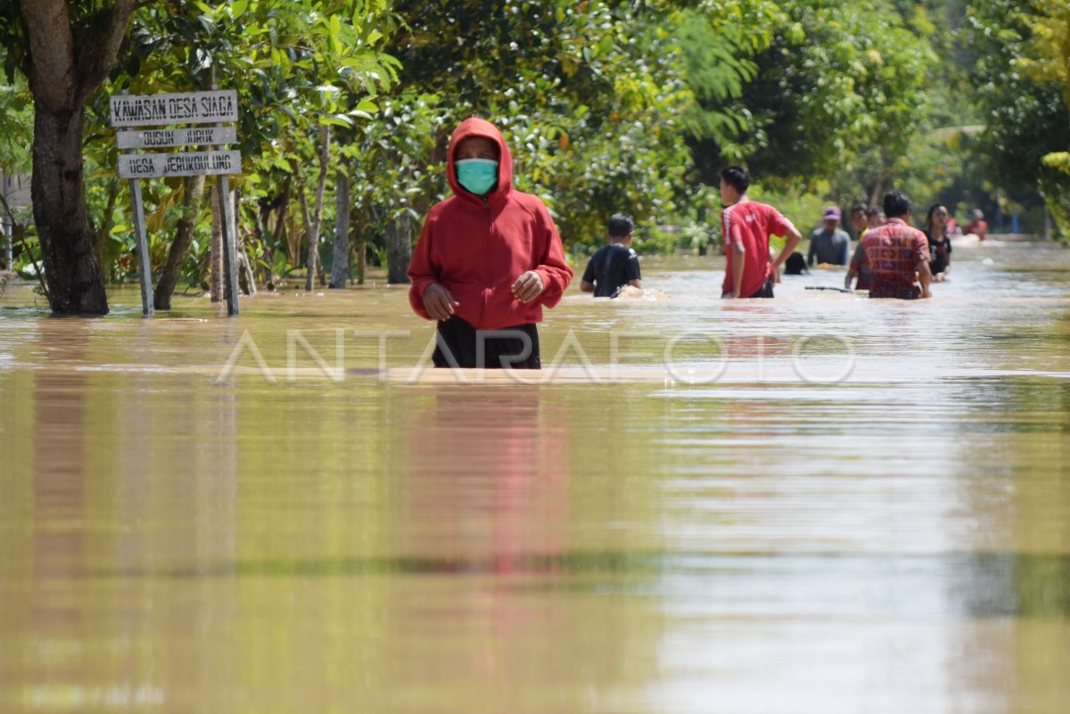 BANJIR DI MADIUN | ANTARA Foto
