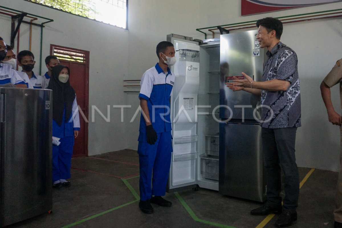 UPAYA MENDUKUNG PROGRAM REVITALISASI SMK | ANTARA Foto UPAYA MENDUKUNG PROGRAM REVITALISASI SMK | ANTARA Foto