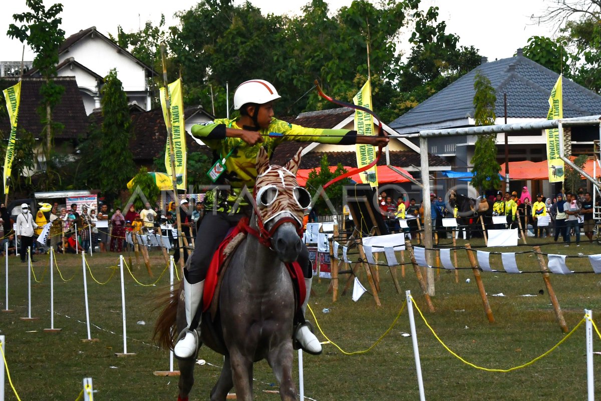 TURNAMEN PANAHAN BERKUDA DI PONOROGO | ANTARA Foto TURNAMEN PANAHAN BERKUDA DI PONOROGO | ANTARA Foto