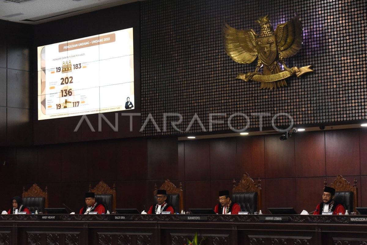 Sidang Pleno Khusus Penyampaian Laporan Tahunan Mahkamah Konstitusi Antara Foto