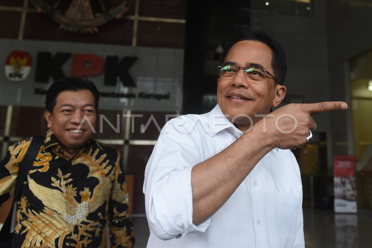 Sekjen DPR jalani pemeriksaan di KPK | ANTARA Foto Sekjen DPR jalani pemeriksaan di KPK | ANTARA Foto