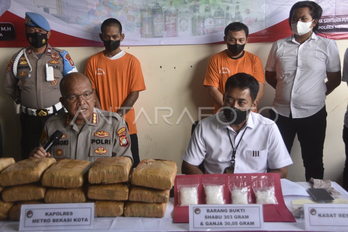 RILIS NARKOBA JENIS SABU DAN GANJA DI BEKASI | ANTARA Foto