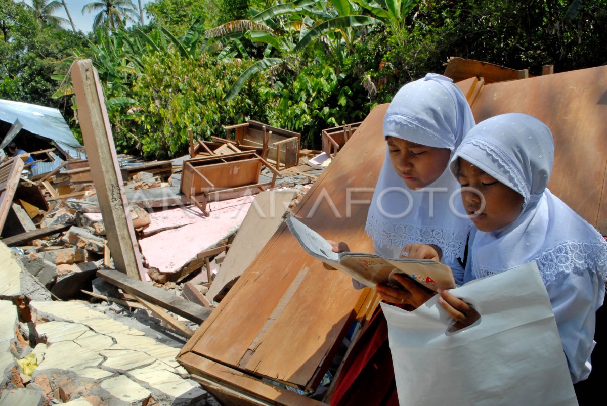 Kerusakan Fasilitas Sekolah | ANTARA Foto