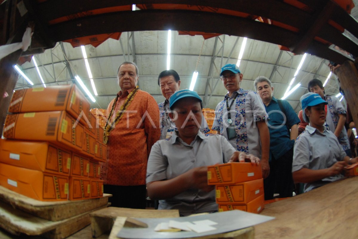 PERATURAN INDUSTRI ROKOK | ANTARA Foto