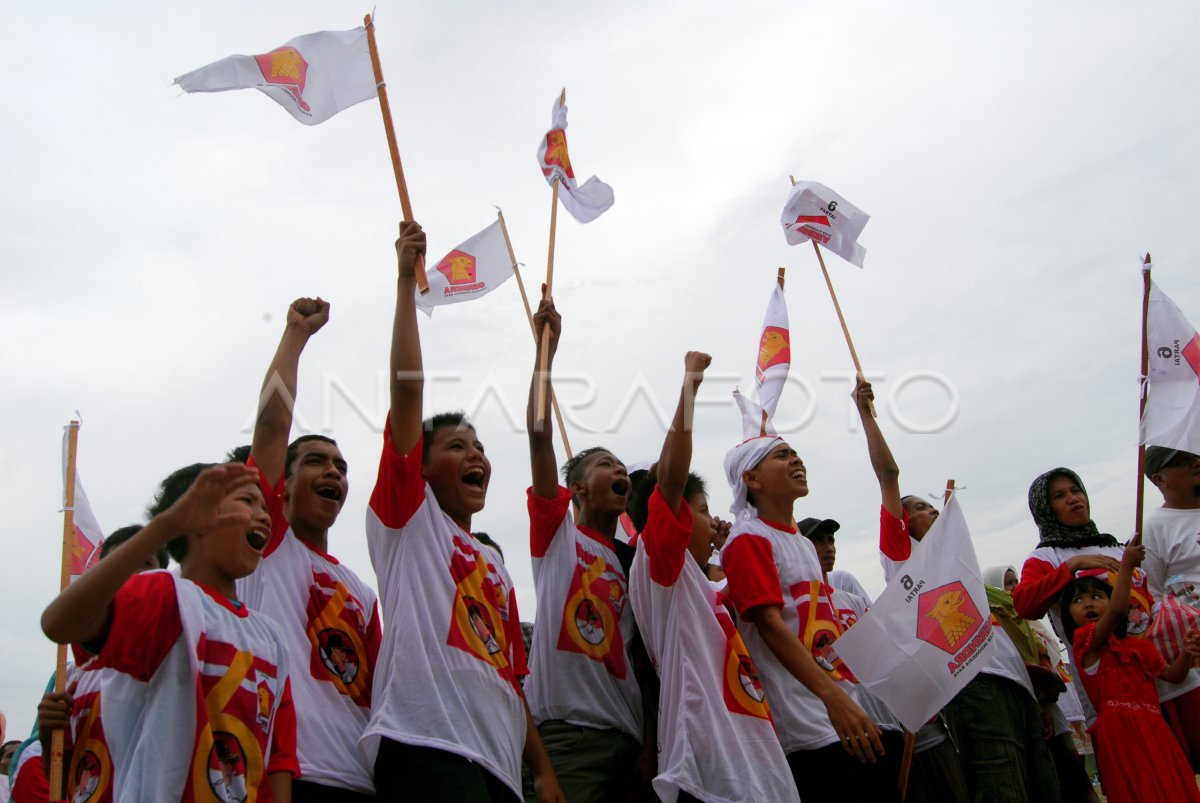 GERINDRA KAMPANYE KOALISI DENGAN PA | ANTARA Foto GERINDRA KAMPANYE KOALISI DENGAN PA | ANTARA Foto