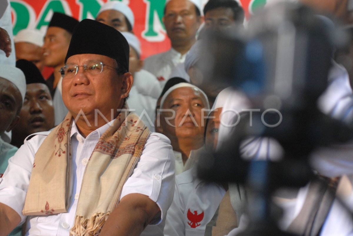 SILATURRAHMI DENGAN ULAMA | ANTARA Foto SILATURRAHMI DENGAN ULAMA | ANTARA Foto