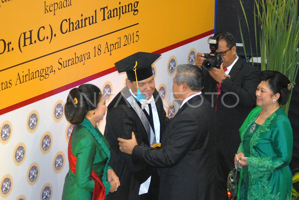 PENGUKUHAN GURU BESAR UNAIR | ANTARA Foto