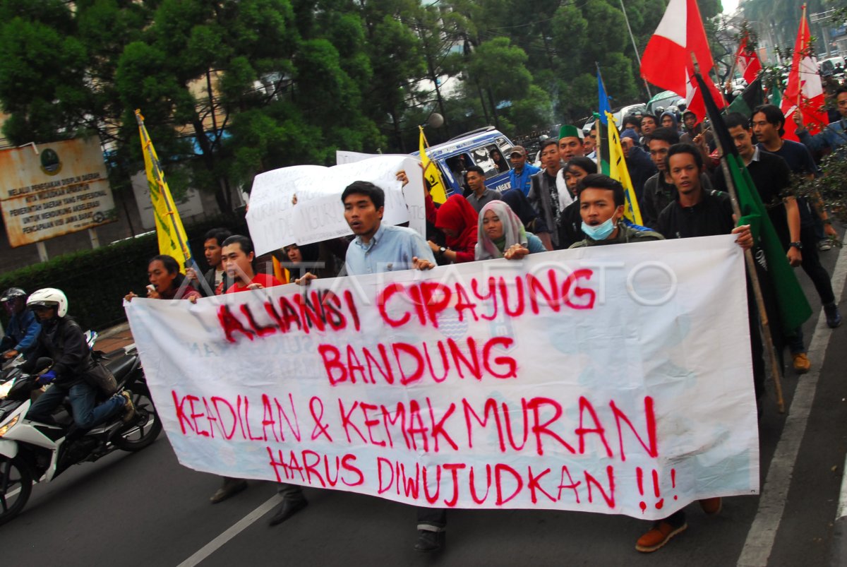 DEMO PEMERINTAH KOTA BANDUNG | ANTARA Foto