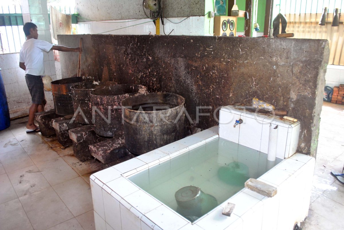 AKSI PENGUSAHA AYAM POTONG | ANTARA Foto AKSI PENGUSAHA AYAM POTONG | ANTARA Foto