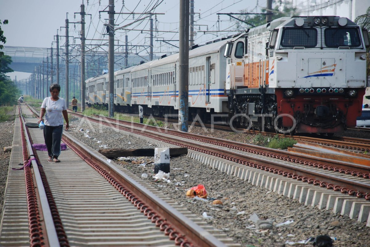 PROYEK DOUBLE-DOUBLE TRACK KERETA API | ANTARA Foto PROYEK DOUBLE-DOUBLE TRACK KERETA API | ANTARA Foto