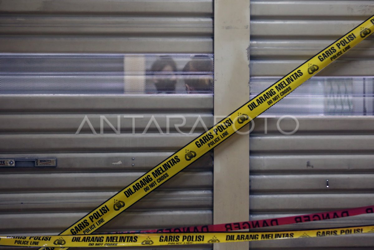 PERAMPOKAN TOKO EMAS DI ITC BSD SERPONG | ANTARA Foto PERAMPOKAN TOKO EMAS DI ITC BSD SERPONG | ANTARA Foto