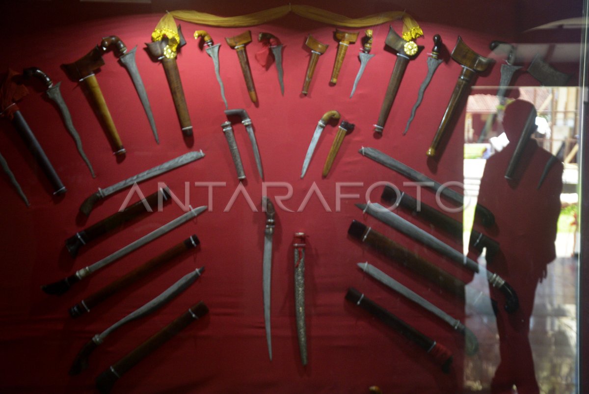 PAMERAN BENDA PUSAKA DI MAKASSAR | ANTARA Foto