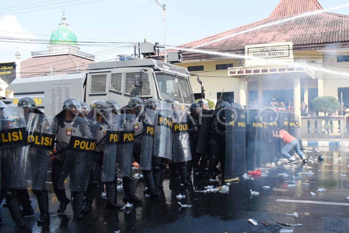 SIMULASI PENGAMAN PEMILU | ANTARA Foto