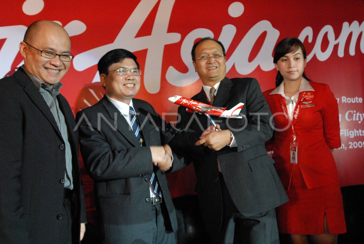 AIR ASIA | ANTARA Foto