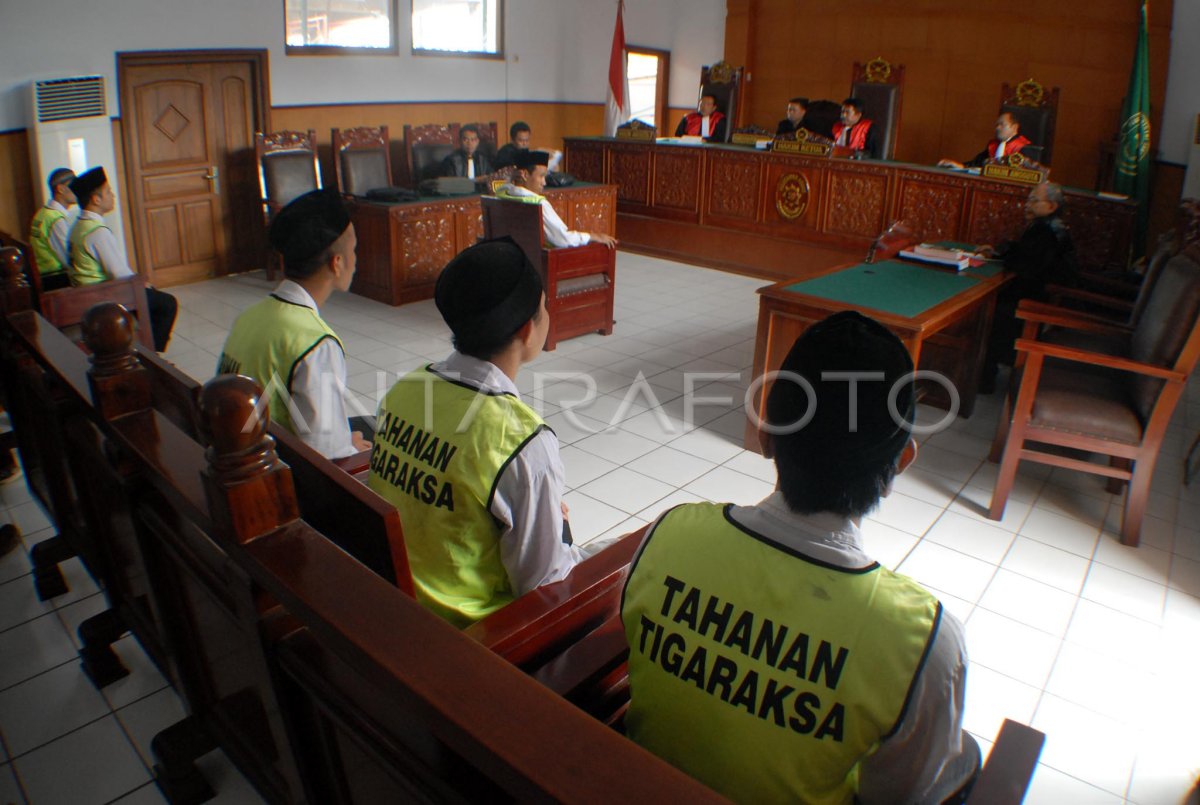 TUNTUTAN PEMBUNUHAN MAHASISWI UIN | ANTARA Foto TUNTUTAN PEMBUNUHAN MAHASISWI UIN | ANTARA Foto