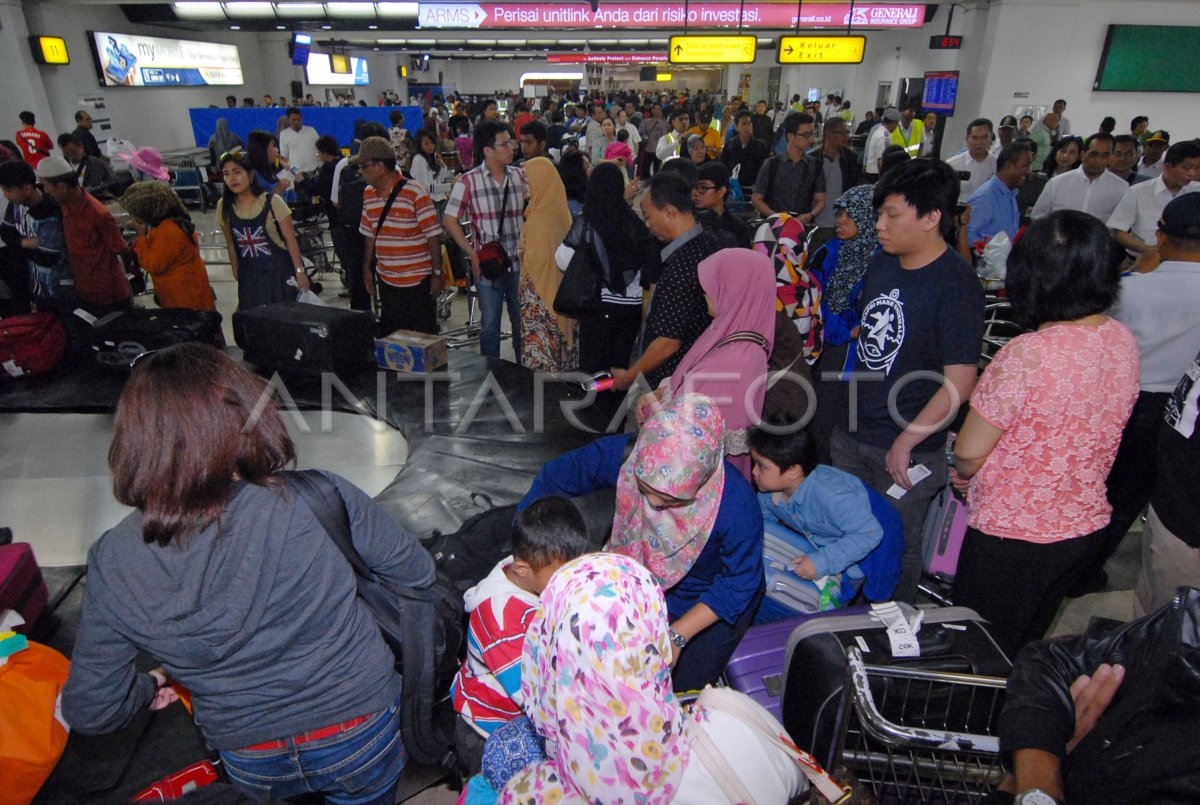 ARUS BALIK BANDARA SOETTA | ANTARA Foto