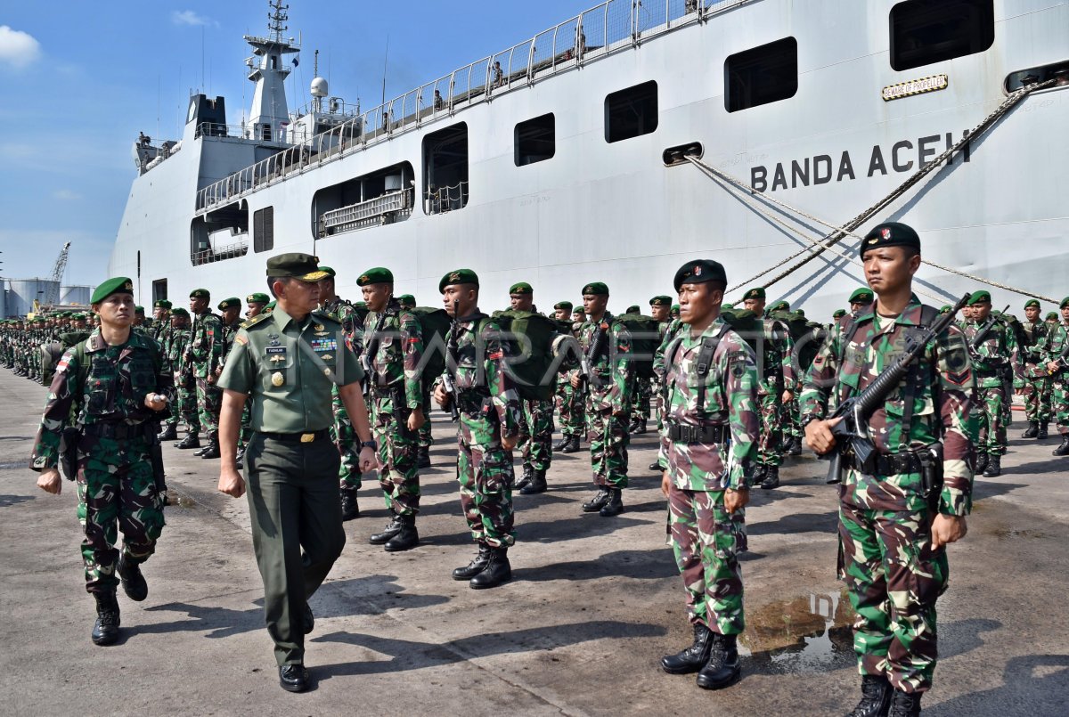 PEMBERANGKATAN PAMTAS INDONESIA-PAPUA NUGINI | ANTARA Foto