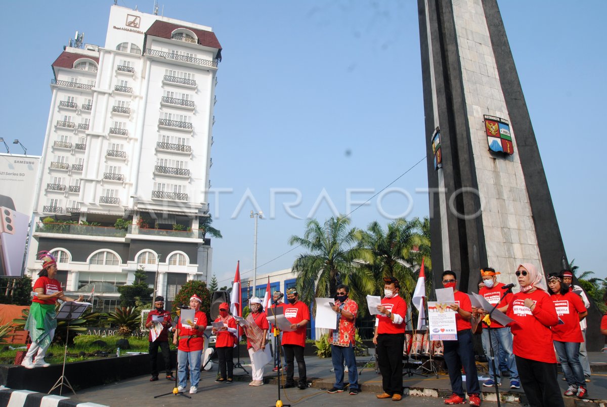 AKSI MENYANYIKAN LAGU NASIONAL DI HARI LAHIR PANCASILA | ANTARA Foto AKSI MENYANYIKAN LAGU NASIONAL DI HARI LAHIR PANCASILA | ANTARA Foto