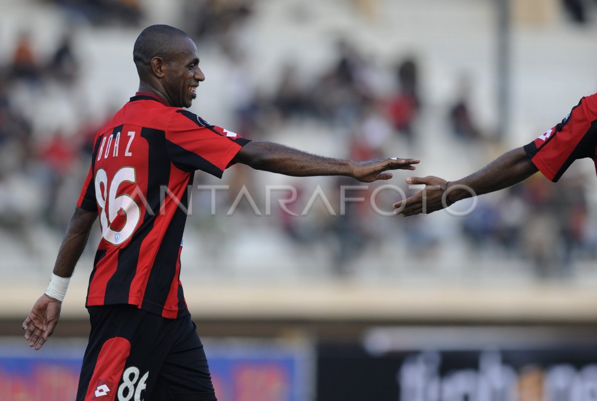 PERSIPURA MENANG TELAK. | ANTARA Foto PERSIPURA MENANG TELAK. | ANTARA Foto