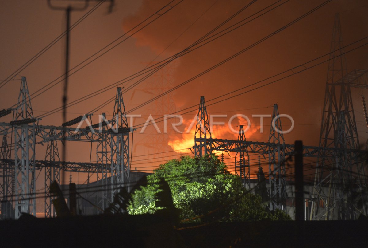 Kebakaran Gardu Induk Antara Foto