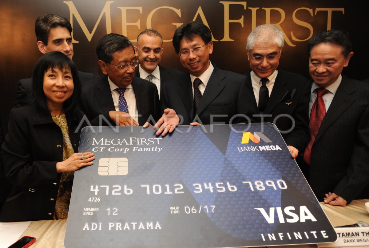 LAYANAN PREMIUM BANK MEGA | ANTARA Foto