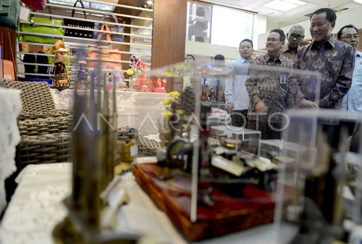 PAMERAN PRODUK LAPAS. | ANTARA Foto PAMERAN PRODUK LAPAS. | ANTARA Foto