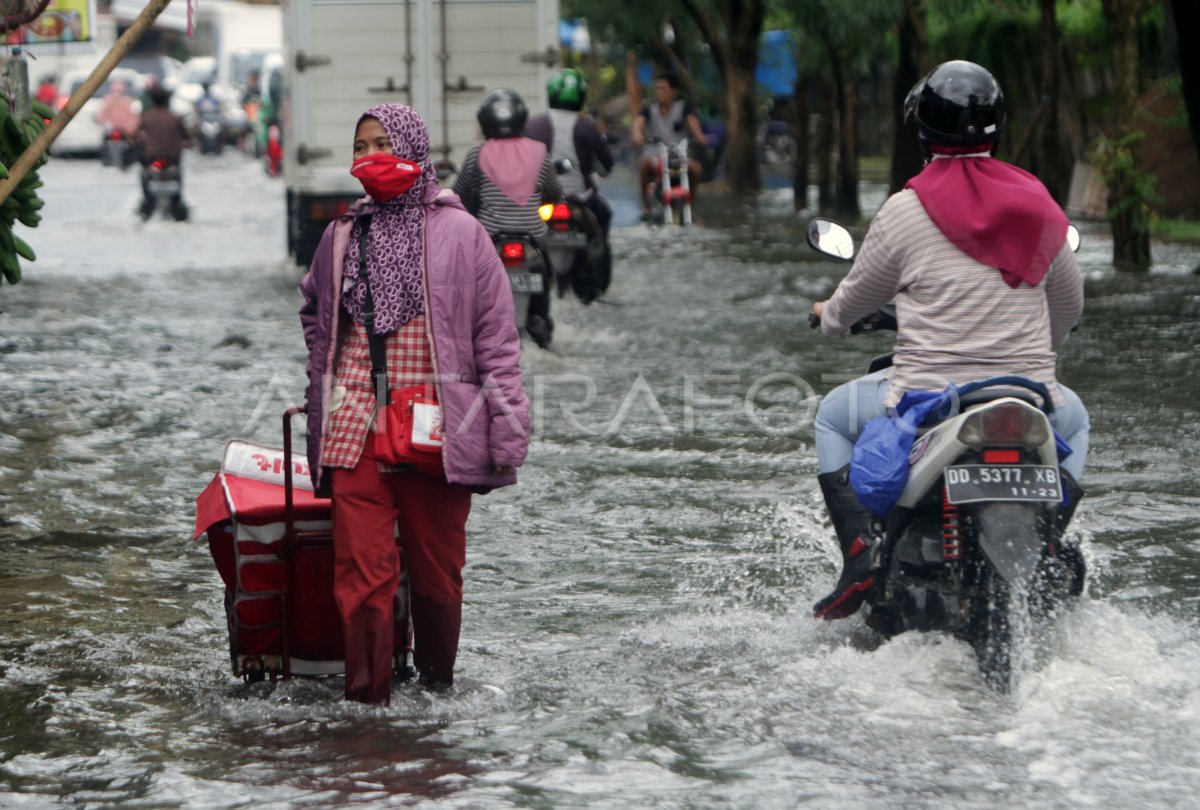 BANJIR DI MAKASSAR | ANTARA Foto