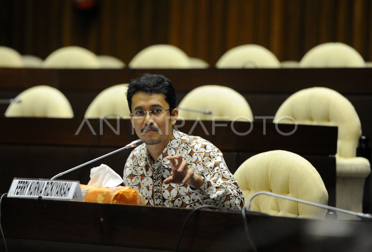 SELEKSI ANGGOTA KPU | ANTARA Foto SELEKSI ANGGOTA KPU | ANTARA Foto