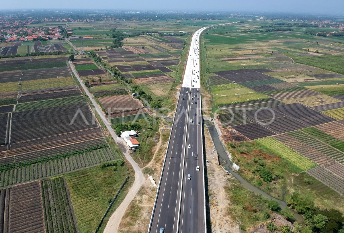 ARUS BALIK JALAN TOL PEJAGAN PEMALANG | ANTARA Foto