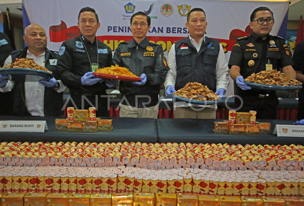 Penegahan ekspor ilegal sisik trenggiling dan obat tanpa izin edar ... Penegahan ekspor ilegal sisik trenggiling dan obat tanpa izin edar ...