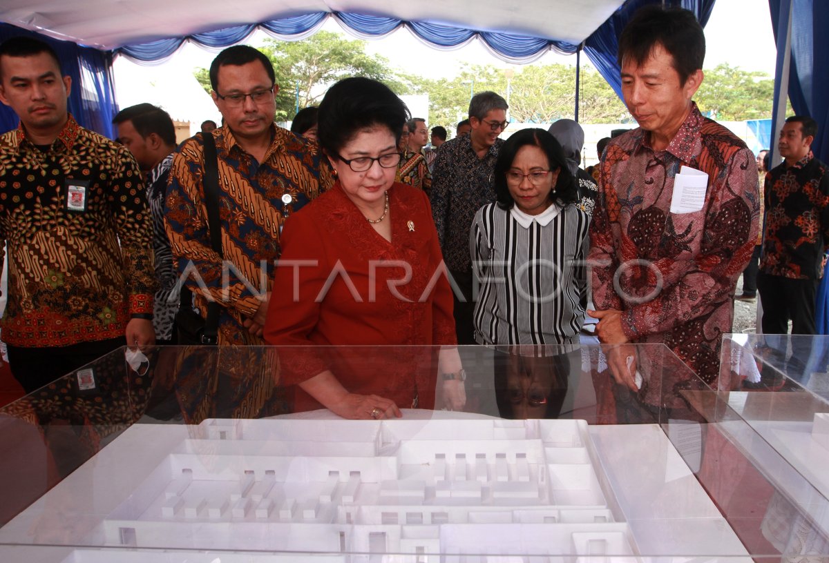 PEMBANGUNAN AWAL KONSTRUKSI PABRIK JARUM SUNTIK | ANTARA Foto PEMBANGUNAN AWAL KONSTRUKSI PABRIK JARUM SUNTIK | ANTARA Foto