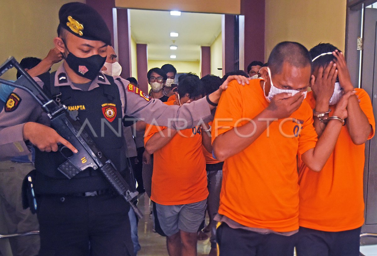 PENYELUNDUPAN 23 KG SABU MELALUI PESISIR BANTEN | ANTARA Foto PENYELUNDUPAN 23 KG SABU MELALUI PESISIR BANTEN | ANTARA Foto